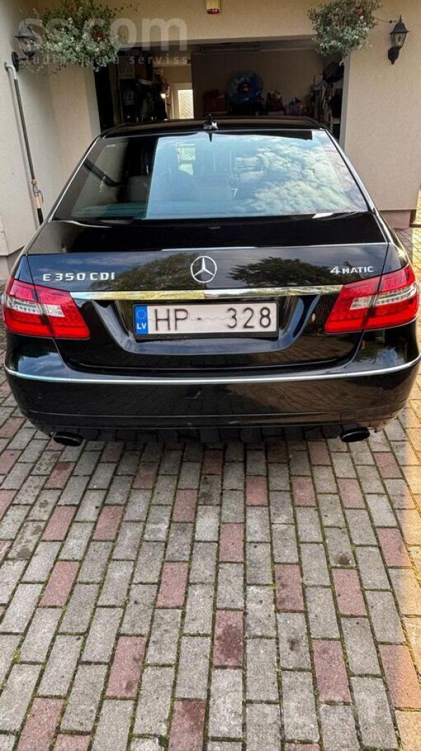 Black Mercedes-Benz E 350 2011 in Riga, with an engine capacity of 3.00 L and mileage of 0 thousand km for 8200 €, photo 4 on AUTOMOTO.COM.LV
