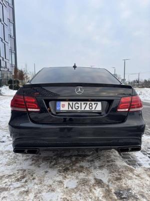 Black Mercedes-Benz E 350 2011 in Vilnius, with an engine capacity of 2.99 L and mileage of 194 thousand km for 13400 €, photo 4 on AUTOMOTO.COM.LV