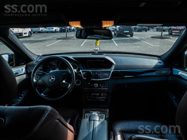 Melns Mercedes-Benz E 350 2011 Rīga, ar dzinēja tilpumu 3.00 L un nobraukumu 251 tūkst. km par 9500 €, foto 4 vietnē AUTOMOTO.COM.LV