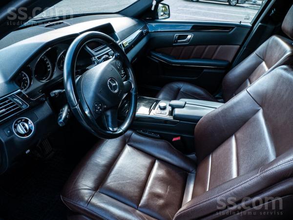 Melns Mercedes-Benz E 350 2011 Rīga, ar dzinēja tilpumu 3.00 L un nobraukumu 251 tūkst. km par 9500 €, foto 8 vietnē AUTOMOTO.COM.LV