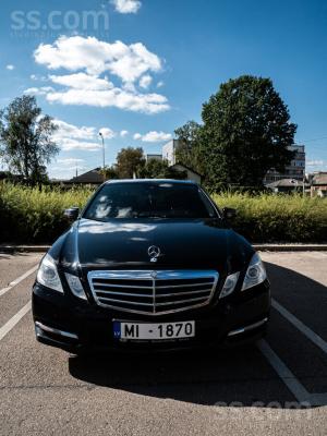 Melns Mercedes-Benz E 350 2011 Rīga, ar dzinēja tilpumu 3.00 L un nobraukumu 251 tūkst. km par 9500 €, foto  vietnē AUTOMOTO.COM.LV