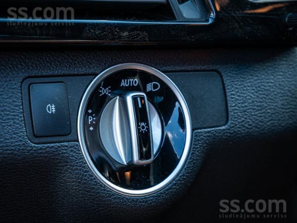 Black Mercedes-Benz E 350 2011 in Riga, with an engine capacity of 3.00 L and mileage of 251 thousand km for 9500 €, photo 6 on AUTOMOTO.COM.LV