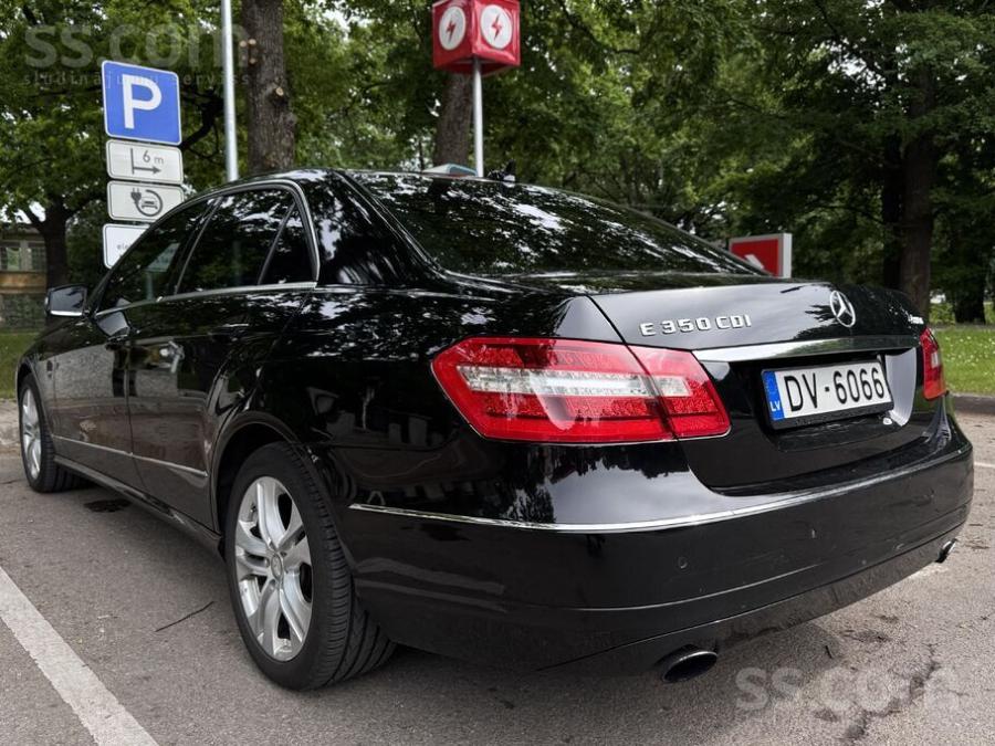 Melns Mercedes-Benz E 350 2011 Rīga, ar dzinēja tilpumu 3.00 L un nobraukumu 399 tūkst. km par 8000 €, foto 4 vietnē AUTOMOTO.COM.LV