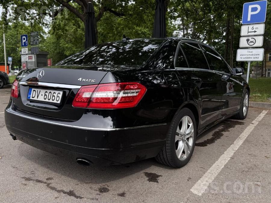 Melns Mercedes-Benz E 350 2011 Rīga, ar dzinēja tilpumu 3.00 L un nobraukumu 399 tūkst. km par 8000 €, foto 5 vietnē AUTOMOTO.COM.LV