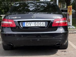 Melns Mercedes-Benz E 350 2011 Rīga, ar dzinēja tilpumu 3.00 L un nobraukumu 399 tūkst. km par 8000 €, foto 7 vietnē AUTOMOTO.COM.LV