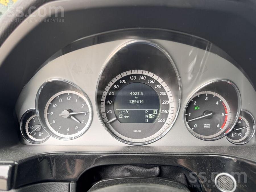 Melns Mercedes-Benz E 350 2011 Rīga, ar dzinēja tilpumu 3.00 L un nobraukumu 399 tūkst. km par 8000 €, foto 12 vietnē AUTOMOTO.COM.LV