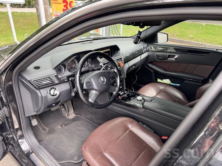 Melns Mercedes-Benz E 350 2011 Rīga, ar dzinēja tilpumu 3.00 L un nobraukumu 399 tūkst. km par 8000 €, foto 14 vietnē AUTOMOTO.COM.LV
