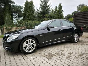 Melns Mercedes-Benz E 350 2011 Viļņa, ar dzinēja tilpumu 2.99 L un nobraukumu 345 tūkst. km par 5750 €, foto  vietnē AUTOMOTO.COM.LV