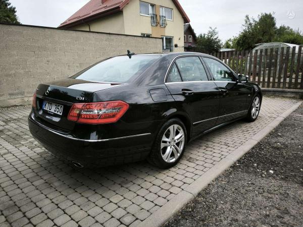 Melns Mercedes-Benz E 350 2011 Viļņa, ar dzinēja tilpumu 2.99 L un nobraukumu 345 tūkst. km par 5750 €, foto 10 vietnē AUTOMOTO.COM.LV