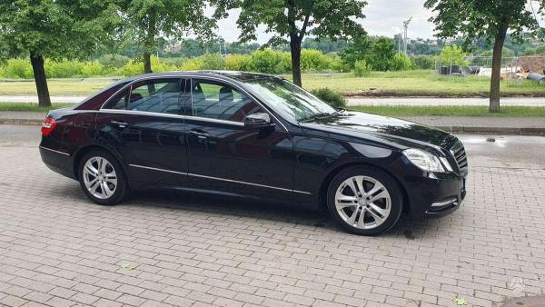 Melns Mercedes-Benz E 350 2011 Kauņa, ar dzinēja tilpumu 2.99 L un nobraukumu 385 tūkst. km par 5900 €, foto 9 vietnē AUTOMOTO.COM.LV