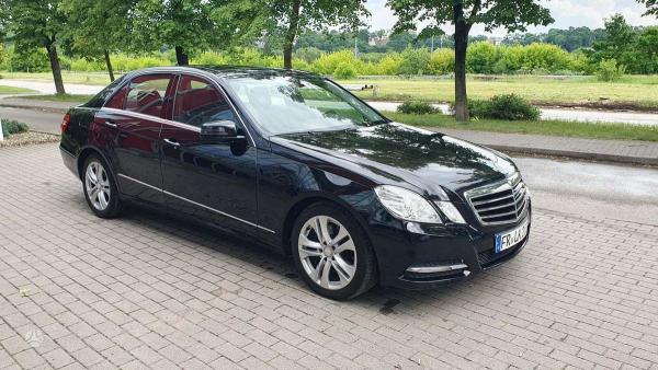 Melns Mercedes-Benz E 350 2011 Kauņa, ar dzinēja tilpumu 2.99 L un nobraukumu 385 tūkst. km par 5900 €, foto 10 vietnē AUTOMOTO.COM.LV
