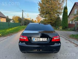 Black Mercedes-Benz E 350 2011 in Daugavpils, with an engine capacity of 3.00 L and mileage of 385 thousand km for 6750 €, photo 7 on AUTOMOTO.COM.LV