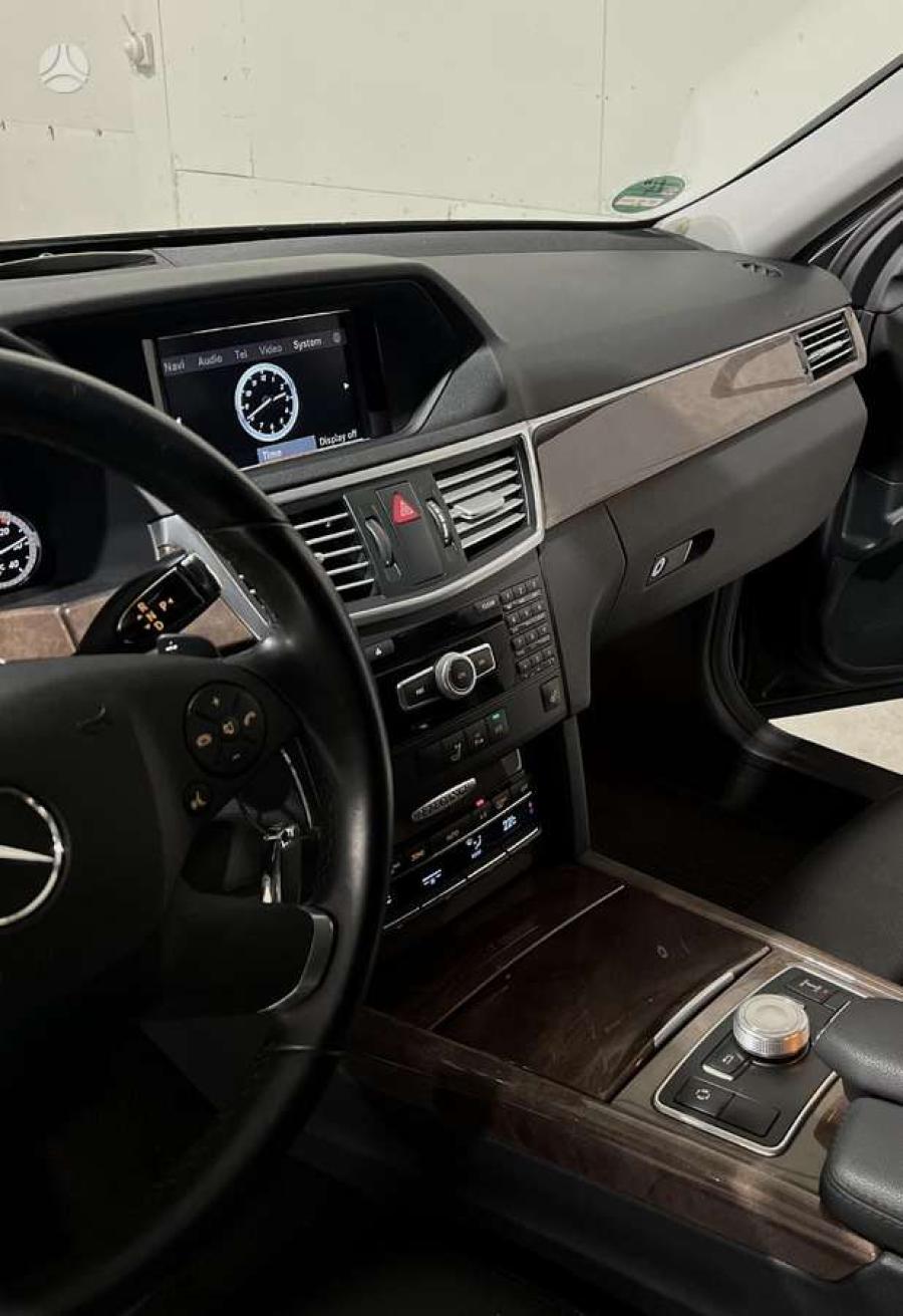 Melns Mercedes-Benz E 350 2012 Klaipėda, ar dzinēja tilpumu 3.50 L un nobraukumu 206 tūkst. km par 8999 €, foto 15 vietnē AUTOMOTO.COM.LV