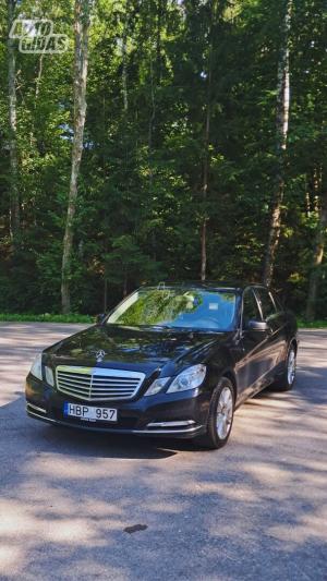 Черный Мерседес E 350 2012 в Алитус, объемом двигателя 3.50 л и пробегом 266 тыс. км за 8000 €, фото  на AUTOMOTO.COM.LV