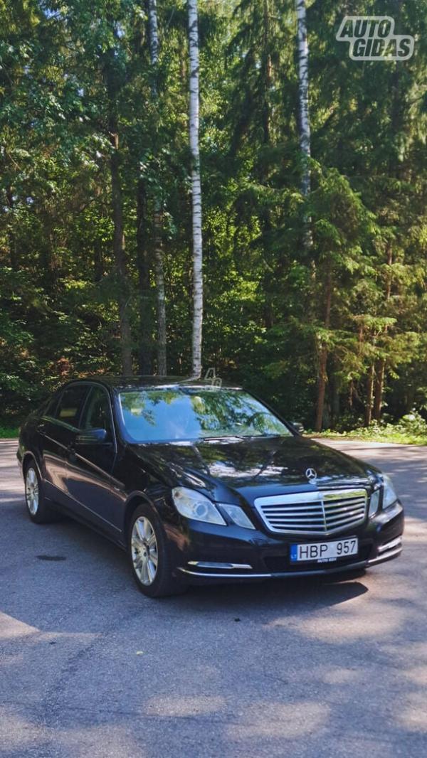 Black Mercedes-Benz E 350 2012 in Alytus, with an engine capacity of 3.50 L and mileage of 266 thousand km for 8000 €, photo 2 on AUTOMOTO.COM.LV