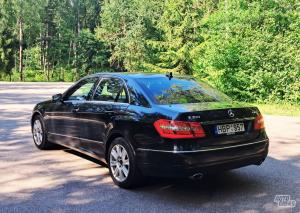 Черный Мерседес E 350 2012 в Алитус, объемом двигателя 3.50 л и пробегом 266 тыс. км за 8000 €, фото 4 на AUTOMOTO.COM.LV