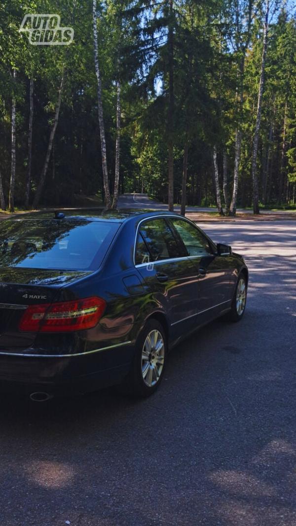 Black Mercedes-Benz E 350 2012 in Alytus, with an engine capacity of 3.50 L and mileage of 266 thousand km for 8000 €, photo 6 on AUTOMOTO.COM.LV