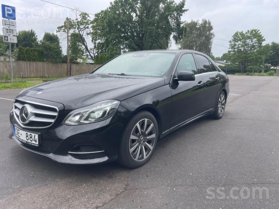 Black Mercedes-Benz E 350 2013 in Riga, with an engine capacity of 3.00 L and mileage of 290 thousand km for 9900 €, photo 3 on AUTOMOTO.COM.LV
