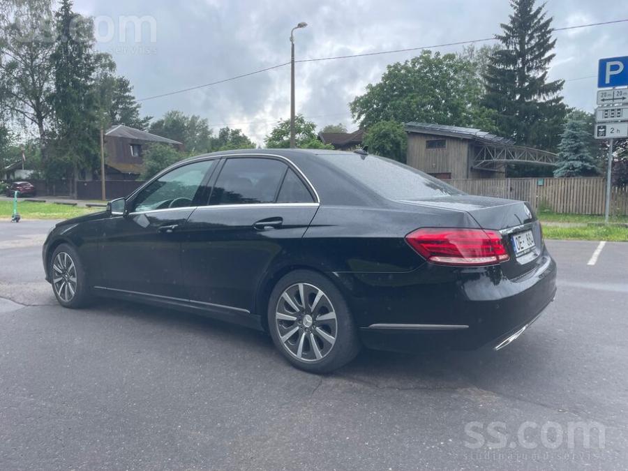 Black Mercedes-Benz E 350 2013 in Riga, with an engine capacity of 3.00 L and mileage of 290 thousand km for 9900 €, photo 6 on AUTOMOTO.COM.LV