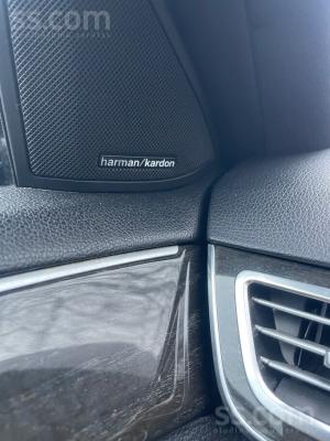 Black Mercedes-Benz E 350 2013 in Riga, with an engine capacity of 3.00 L and mileage of 290 thousand km for 9900 €, photo 11 on AUTOMOTO.COM.LV