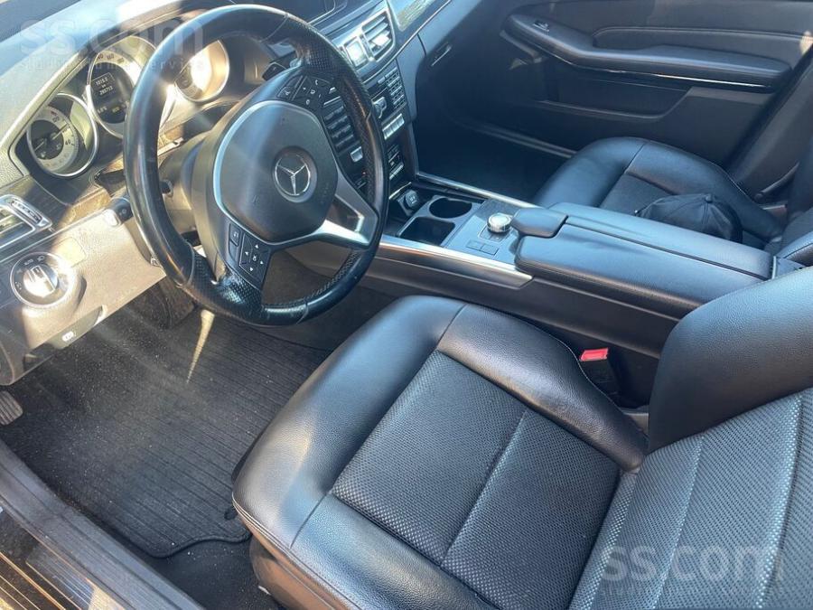 Black Mercedes-Benz E 350 2013 in Riga, with an engine capacity of 3.00 L and mileage of 290 thousand km for 9900 €, photo 12 on AUTOMOTO.COM.LV