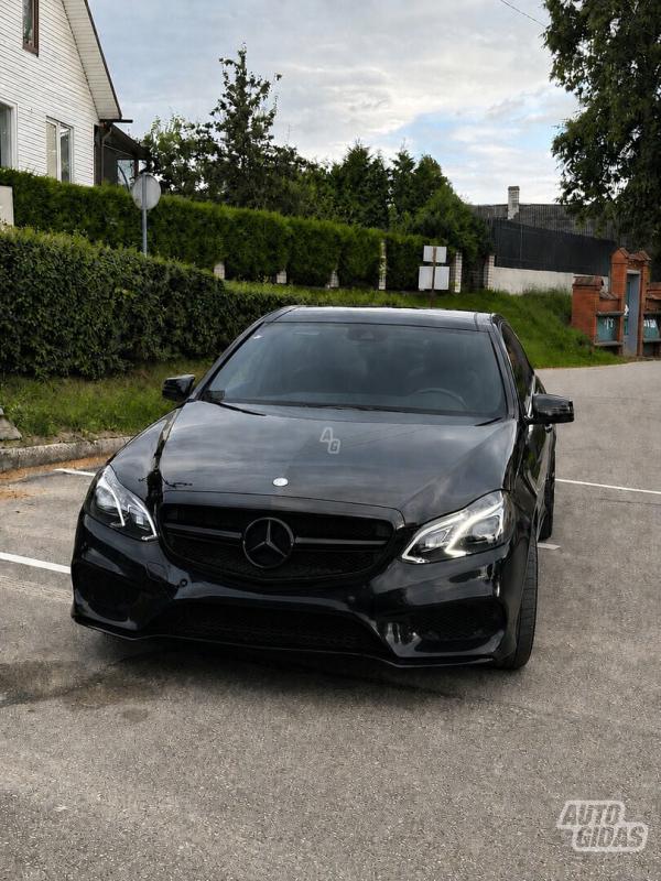 Melns Mercedes-Benz E 350 2013 Viļņa, ar dzinēja tilpumu 3.00 L un nobraukumu 253 tūkst. km par 12000 €, foto 1 vietnē AUTOMOTO.COM.LV