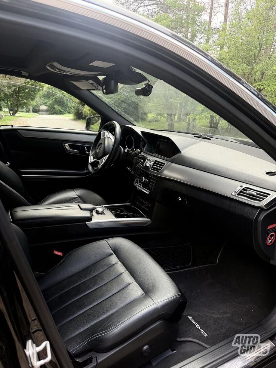 Black Mercedes-Benz E 350 2013 in Vilnius, with an engine capacity of 3.00 L and mileage of 253 thousand km for 12000 €, photo 6 on AUTOMOTO.COM.LV