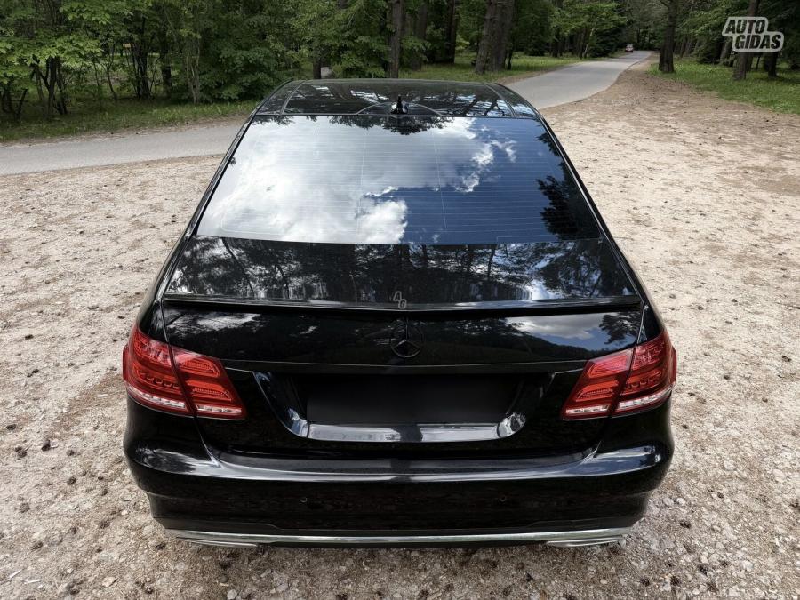 Black Mercedes-Benz E 350 2013 in Vilnius, with an engine capacity of 3.00 L and mileage of 253 thousand km for 12000 €, photo 9 on AUTOMOTO.COM.LV