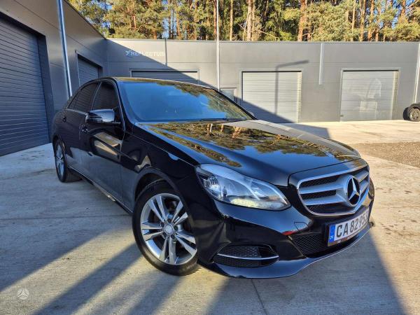 Black Mercedes-Benz E 350 2014 in Utena, with an engine capacity of 3.50 L and mileage of 175 thousand km for 11990 €, photo 2 on AUTOMOTO.COM.LV