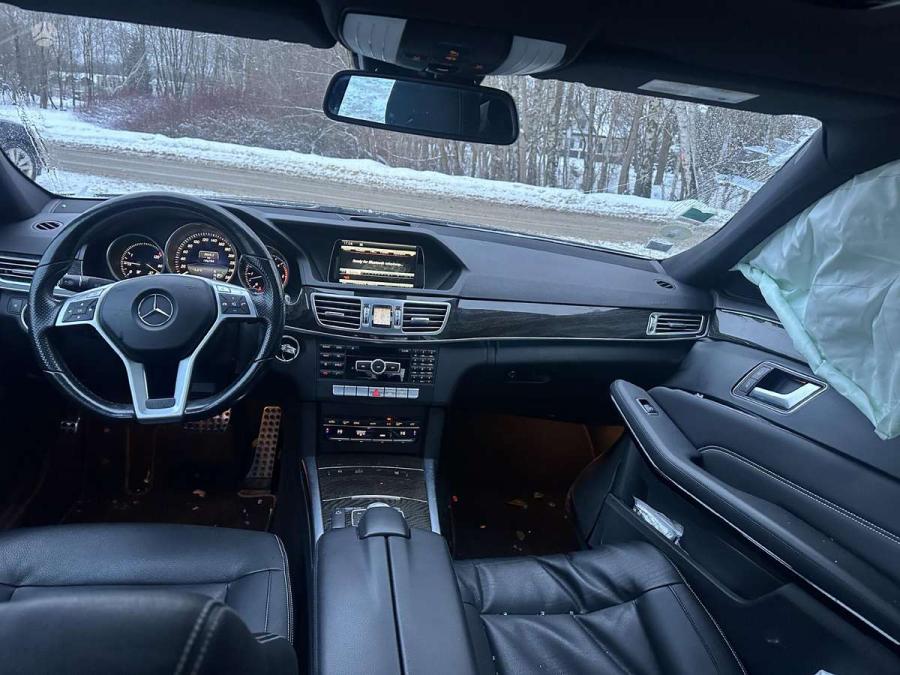 Black Mercedes-Benz E 350 2014 in Vilnius, with an engine capacity of 3.00 L and mileage of 196 thousand km for 9850 €, photo 22 on AUTOMOTO.COM.LV