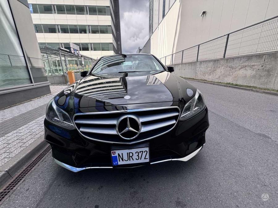 Melns Mercedes-Benz E 350 2014 Viļņa, ar dzinēja tilpumu 3.50 L un nobraukumu 196 tūkst. km par 12500 €, foto 1 vietnē AUTOMOTO.COM.LV
