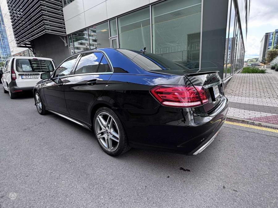 Melns Mercedes-Benz E 350 2014 Viļņa, ar dzinēja tilpumu 3.50 L un nobraukumu 196 tūkst. km par 12500 €, foto 5 vietnē AUTOMOTO.COM.LV