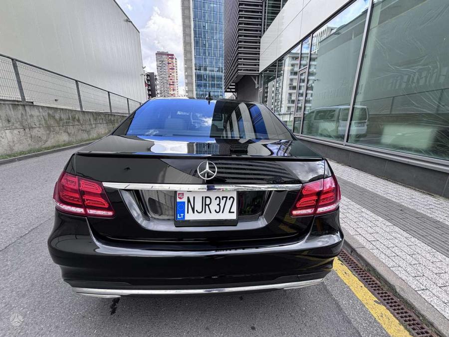Melns Mercedes-Benz E 350 2014 Viļņa, ar dzinēja tilpumu 3.50 L un nobraukumu 196 tūkst. km par 12500 €, foto 6 vietnē AUTOMOTO.COM.LV