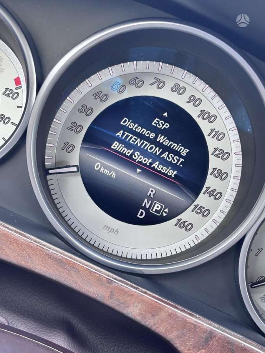 Melns Mercedes-Benz E 350 2014 Viļņa, ar dzinēja tilpumu 3.50 L un nobraukumu 196 tūkst. km par 12500 €, foto 16 vietnē AUTOMOTO.COM.LV