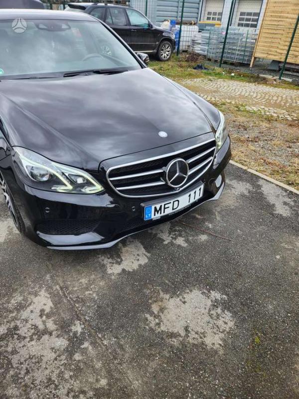 Melns Mercedes-Benz E 350 2015 Šauļi, ar dzinēja tilpumu 2.99 L un nobraukumu 265 tūkst. km par 12500 €, foto 5 vietnē AUTOMOTO.COM.LV
