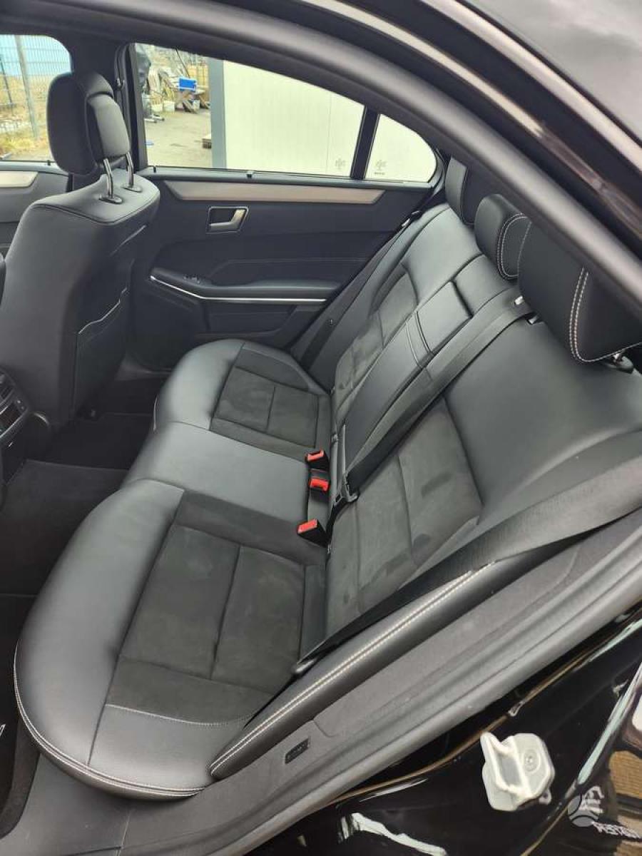 Melns Mercedes-Benz E 350 2015 Šauļi, ar dzinēja tilpumu 2.99 L un nobraukumu 265 tūkst. km par 12500 €, foto 7 vietnē AUTOMOTO.COM.LV