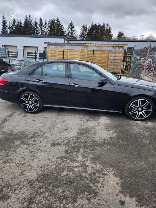 Melns Mercedes-Benz E 350 2015 Šauļi, ar dzinēja tilpumu 2.99 L un nobraukumu 265 tūkst. km par 12500 €, foto 11 vietnē AUTOMOTO.COM.LV