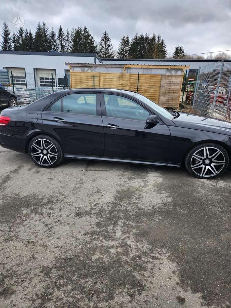 Melns Mercedes-Benz E 350 2015 Šauļi, ar dzinēja tilpumu 2.99 L un nobraukumu 265 tūkst. km par 12500 €, foto 11 vietnē AUTOMOTO.COM.LV