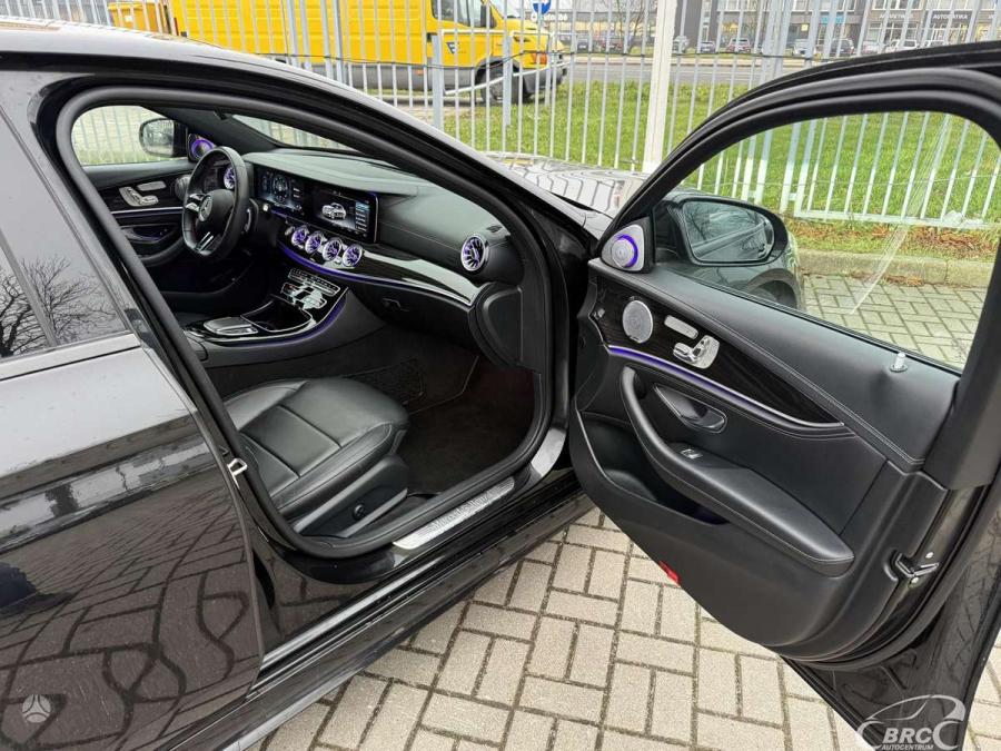 Melns Mercedes-Benz E 350 2016 Klaipėda, ar dzinēja tilpumu 2.99 L un nobraukumu 308 tūkst. km par 27900 €, foto 4 vietnē AUTOMOTO.COM.LV