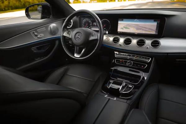 Melns Mercedes-Benz E 350 2016 Jelgava, ar dzinēja tilpumu 2.00 L un nobraukumu 246 tūkst. km par 21900 €, foto 10 vietnē AUTOMOTO.COM.LV