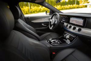Black Mercedes-Benz E 350 2016 in Jelgava, with an engine capacity of 2.00 L and mileage of 246 thousand km for 21900 €, photo 12 on AUTOMOTO.COM.LV