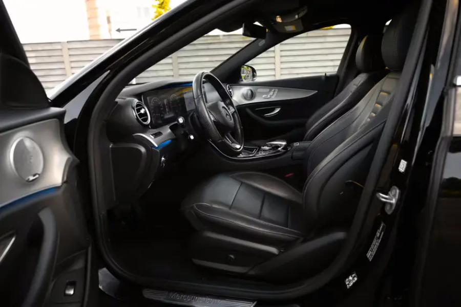 Black Mercedes-Benz E 350 2016 in Jelgava, with an engine capacity of 2.00 L and mileage of 246 thousand km for 21900 €, photo 16 on AUTOMOTO.COM.LV