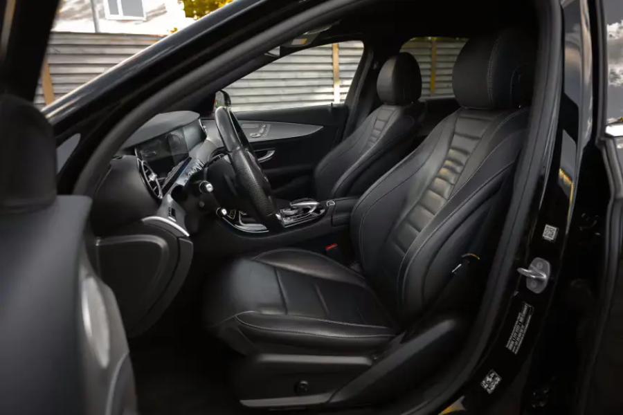 Black Mercedes-Benz E 350 2016 in Jelgava, with an engine capacity of 2.00 L and mileage of 246 thousand km for 21900 €, photo 17 on AUTOMOTO.COM.LV