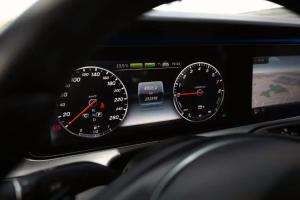 Black Mercedes-Benz E 350 2016 in Jelgava, with an engine capacity of 2.00 L and mileage of 246 thousand km for 21900 €, photo 19 on AUTOMOTO.COM.LV