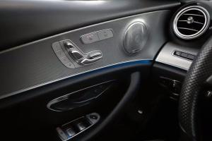 Black Mercedes-Benz E 350 2016 in Jelgava, with an engine capacity of 2.00 L and mileage of 246 thousand km for 21900 €, photo 20 on AUTOMOTO.COM.LV