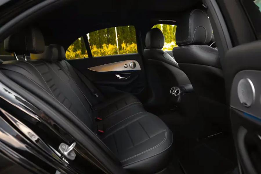 Black Mercedes-Benz E 350 2016 in Jelgava, with an engine capacity of 2.00 L and mileage of 246 thousand km for 21900 €, photo 27 on AUTOMOTO.COM.LV