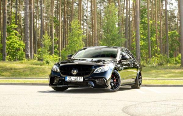 Black Mercedes-Benz E 350 2016 in Riga, with an engine capacity of 2.00 L and mileage of 208 thousand km for 25990 €, photo 1 on AUTOMOTO.COM.LV