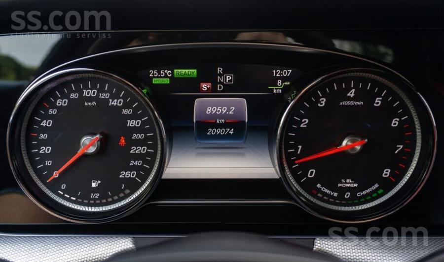 Melns Mercedes-Benz E 350 2016 Rīga, ar dzinēja tilpumu 2.00 L un nobraukumu 208 tūkst. km par 25990 €, foto 22 vietnē AUTOMOTO.COM.LV