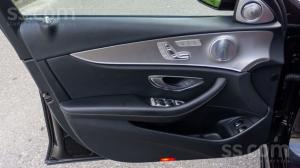 Melns Mercedes-Benz E 350 2016 Rīga, ar dzinēja tilpumu 2.00 L un nobraukumu 208 tūkst. km par 25990 €, foto 25 vietnē AUTOMOTO.COM.LV