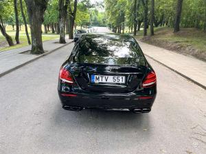 Black Mercedes-Benz E 350 2016 in Kedainiai, with an engine capacity of 2.99 L and mileage of 133 thousand km for 24199 €, photo 7 on AUTOMOTO.COM.LV